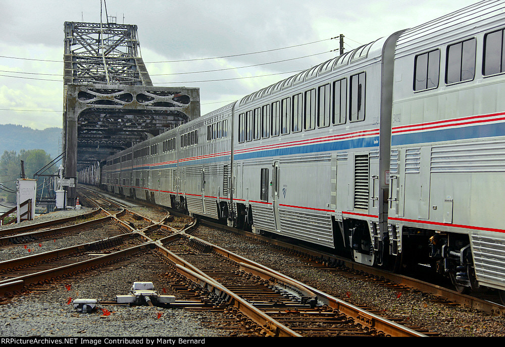 Train 11, The Coast Starlight